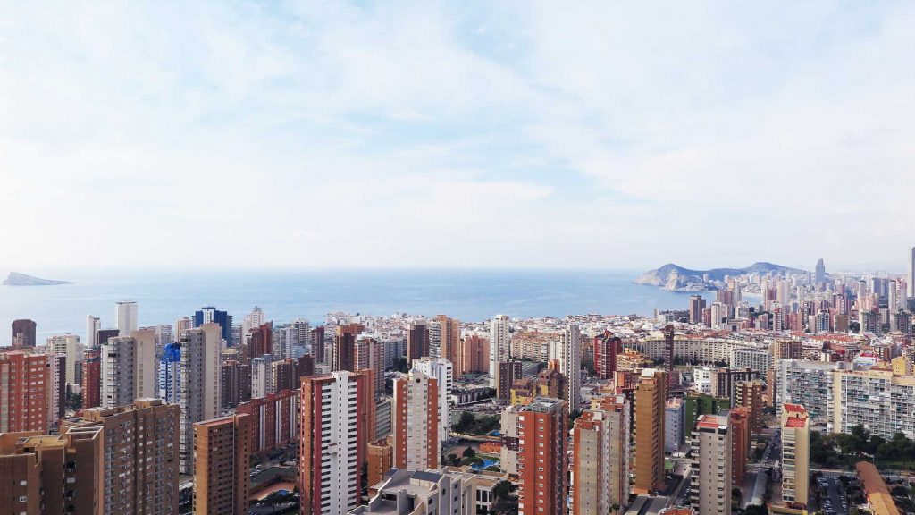 El-Edificio-Kronos-es-el-quinto-rascacielos-más lujoso-de-Benidorm